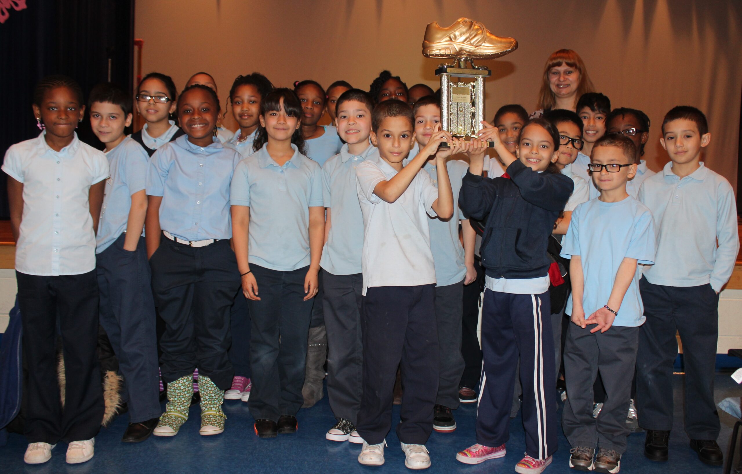 Golden Sneaker Award Elementary School Hudson | Hudson TMA